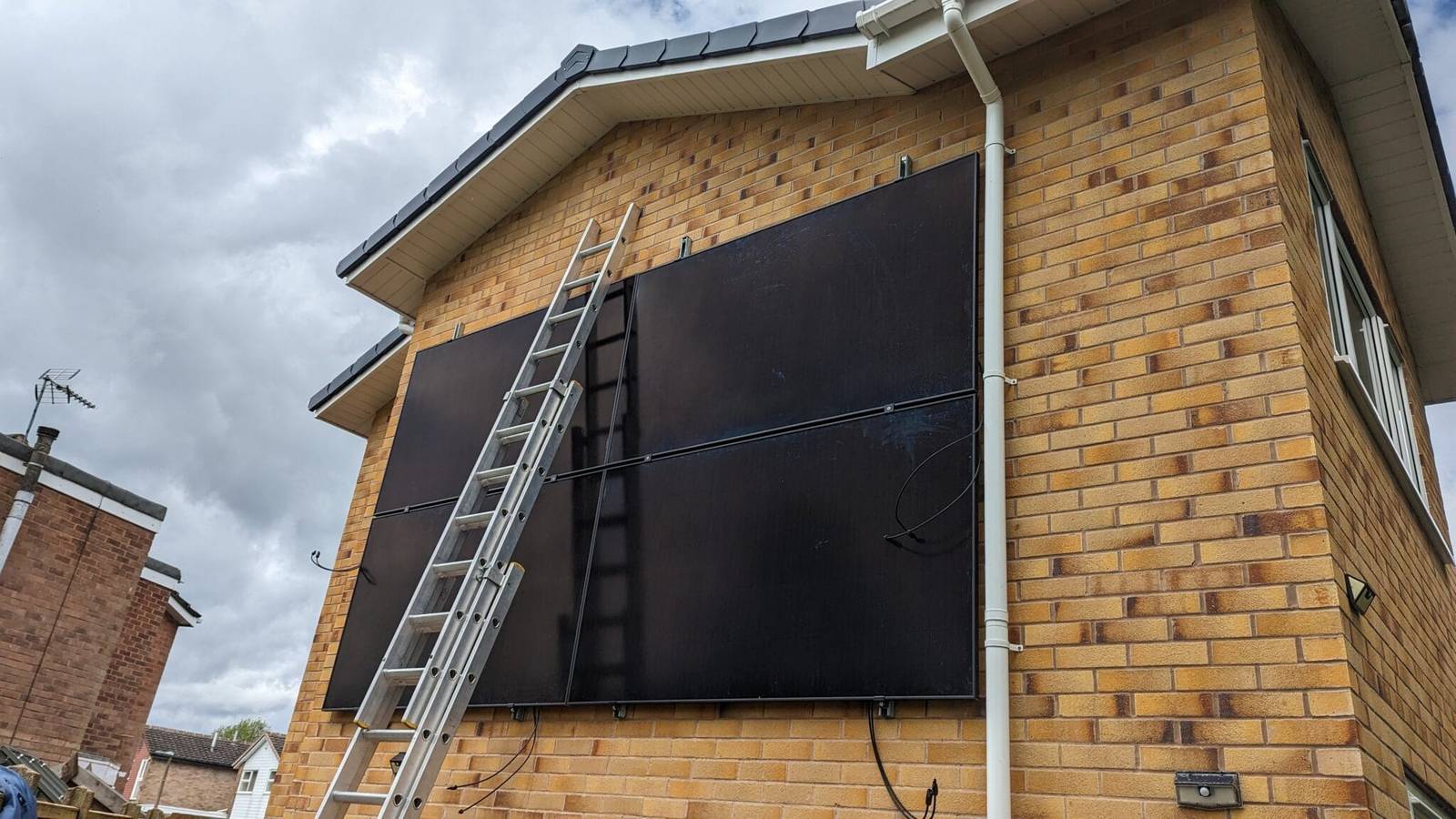 Mounting Solar Panels on a Wall. A New World of Potential
